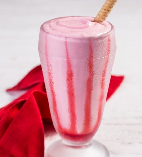 Milk-Shake de Morango - EuCozinhando - Dicas e Receitas!